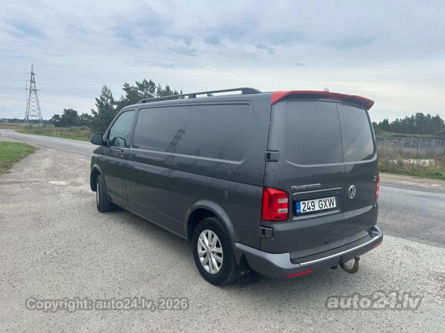 Grey Volkswagen Transporter 2016 in Tallinn, with an engine capacity of 2.00 L and mileage of 275 thousand km for 14800 €, photo 3 on AUTOMOTO.COM.LV