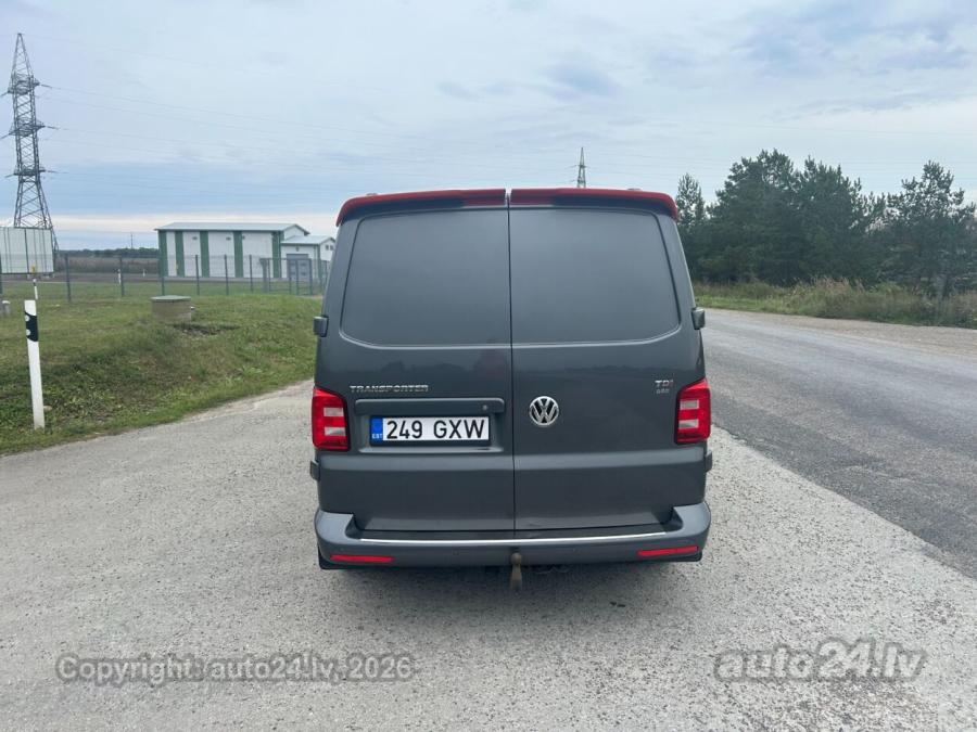 Grey Volkswagen Transporter 2016 in Tallinn, with an engine capacity of 2.00 L and mileage of 275 thousand km for 14800 €, photo 6 on AUTOMOTO.COM.LV