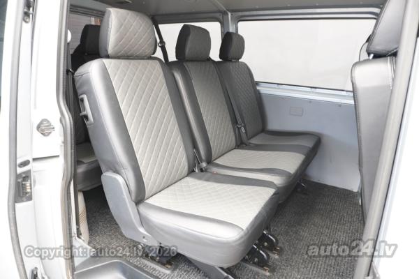 Pelēks Volkswagen Transporter 2016 Tartu, ar dzinēja tilpumu 2.00 L un nobraukumu 189 tūkst. km par 19900 €, foto 10 vietnē AUTOMOTO.COM.LV