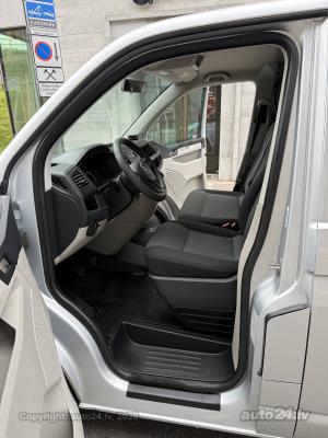 Grey Volkswagen Transporter 2017 in Tallinn, with an engine capacity of 2.00 L and mileage of 157 thousand km for 15999 €, photo 24 on AUTOMOTO.COM.LV