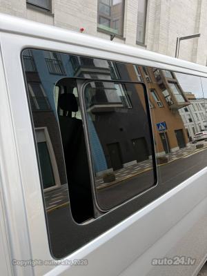 Grey Volkswagen Transporter 2017 in Tallinn, with an engine capacity of 2.00 L and mileage of 157 thousand km for 15999 €, photo 25 on AUTOMOTO.COM.LV