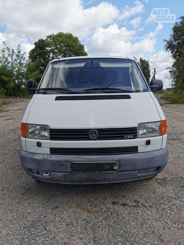 Volkswagen Transporter 1998 in Telschi, with an engine capacity of 2.50 L and mileage of 165 thousand km for 1999 €, photo 8 on AUTOMOTO.COM.LV