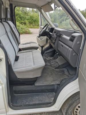 Volkswagen Transporter 1998 in Telschi, with an engine capacity of 2.50 L and mileage of 165 thousand km for 1999 €, photo 13 on AUTOMOTO.COM.LV