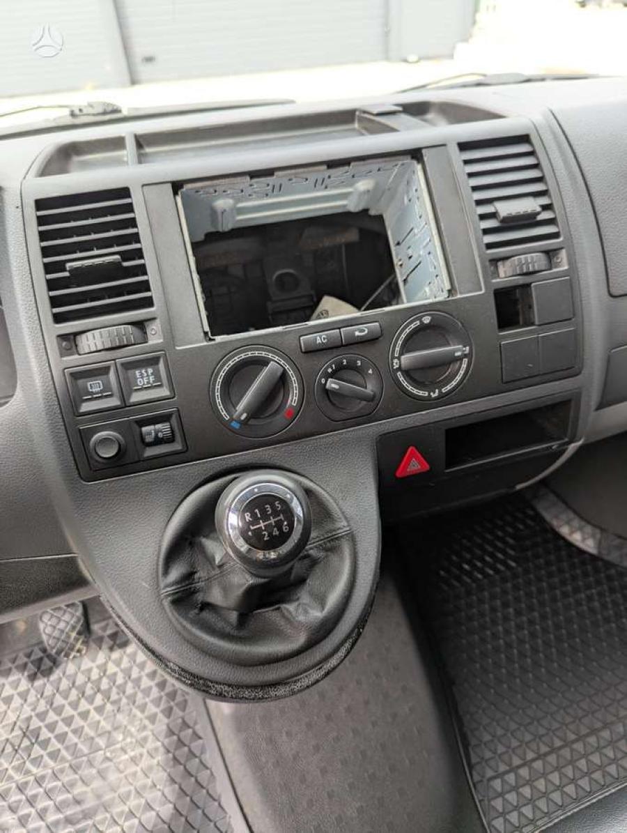 Volkswagen Transporter 2007 Kauņa, ar dzinēja tilpumu 2.46 L un nobraukumu 277 tūkst. km par 4600 €, foto 17 vietnē AUTOMOTO.COM.LV