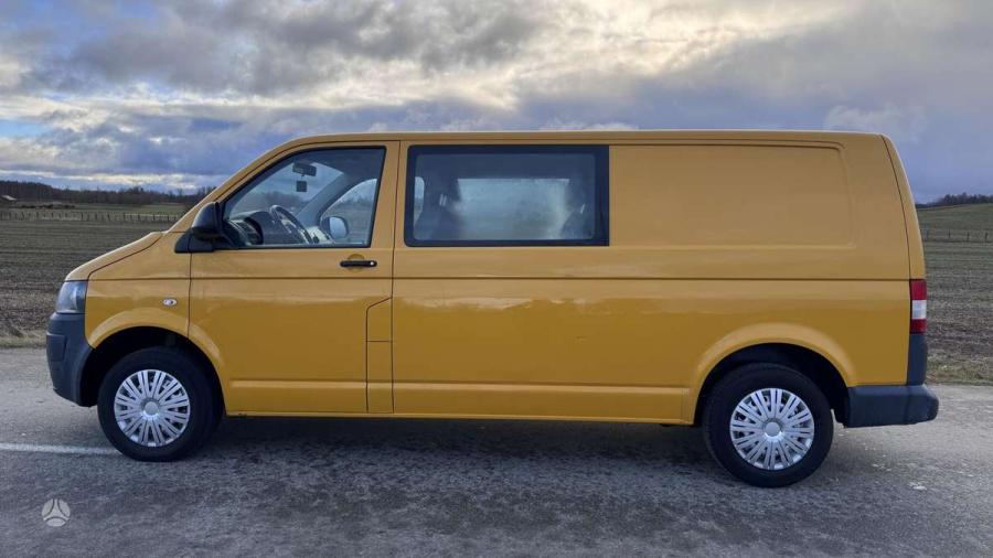 Volkswagen Transporter 2013 in Kelme, with an engine capacity of 2.00 L and mileage of 338 thousand km for 11500 €, photo 7 on AUTOMOTO.COM.LV