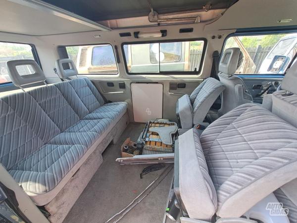 Volkswagen Transporter 1990 Birštonas, ar dzinēja tilpumu 1.60 L un nobraukumu 199 tūkst. km par 16000 €, foto 4 vietnē AUTOMOTO.COM.LV