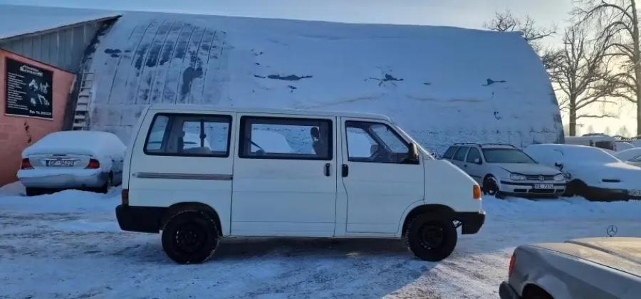 Volkswagen Transporter 1992 Valmiera, ar dzinēja tilpumu 2.40 L un nobraukumu 286 tūkst. km par 2000 €, foto 3 vietnē AUTOMOTO.COM.LV