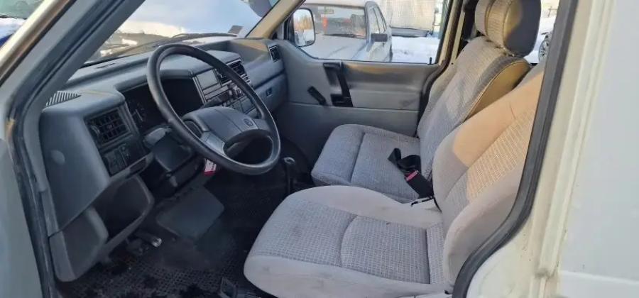 Volkswagen Transporter 1992 Valmiera, ar dzinēja tilpumu 2.40 L un nobraukumu 286 tūkst. km par 2000 €, foto 10 vietnē AUTOMOTO.COM.LV