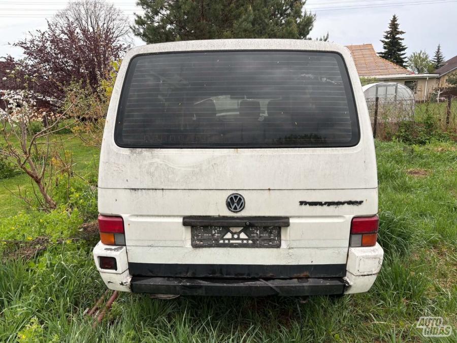 Volkswagen Transporter 1998 in Panevezys, with an engine capacity of 1.90 L and mileage of 216 thousand km for 450 €, photo 4 on AUTOMOTO.COM.LV
