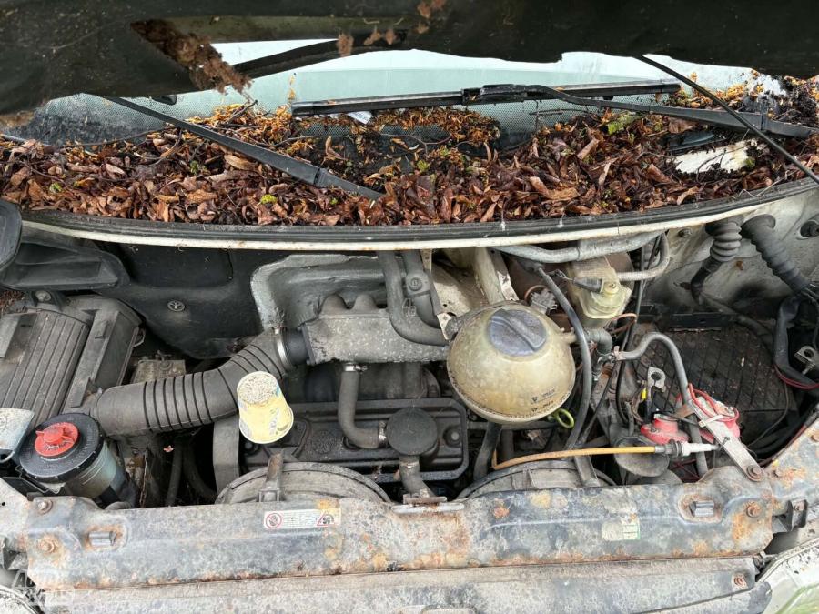 Volkswagen Transporter 1998 in Panevezys, with an engine capacity of 1.90 L and mileage of 216 thousand km for 450 €, photo 8 on AUTOMOTO.COM.LV