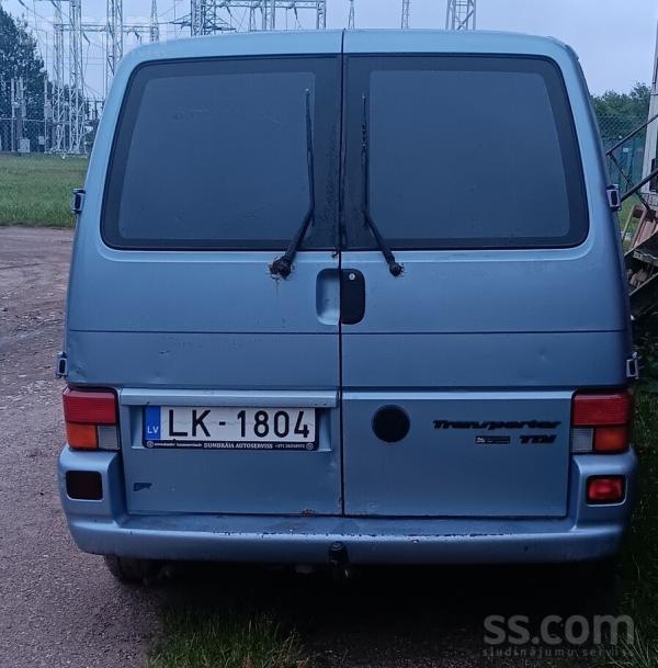 Volkswagen Transporter 1999 Liepāja, ar dzinēja tilpumu 2.50 L un nobraukumu 347 tūkst. km par 2500 €, foto 2 vietnē AUTOMOTO.COM.LV