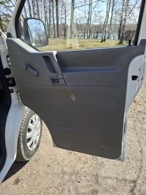 Volkswagen Transporter 2000 Marijampole, ar dzinēja tilpumu 2.50 L un nobraukumu 308 tūkst. km par 3600 €, foto 12 vietnē AUTOMOTO.COM.LV
