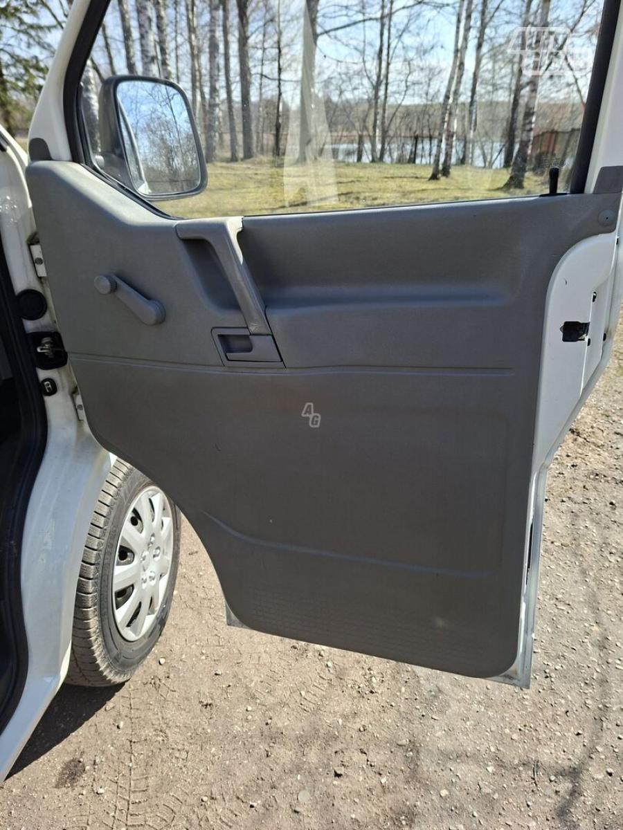 Volkswagen Transporter 2000 Marijampole, ar dzinēja tilpumu 2.50 L un nobraukumu 308 tūkst. km par 3600 €, foto 12 vietnē AUTOMOTO.COM.LV