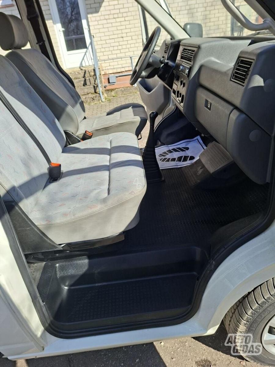 Volkswagen Transporter 2000 Marijampole, ar dzinēja tilpumu 2.50 L un nobraukumu 308 tūkst. km par 3600 €, foto 14 vietnē AUTOMOTO.COM.LV