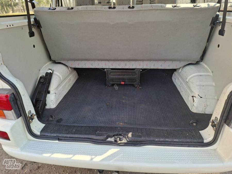 Volkswagen Transporter 2000 Marijampole, ar dzinēja tilpumu 2.50 L un nobraukumu 308 tūkst. km par 3600 €, foto 24 vietnē AUTOMOTO.COM.LV