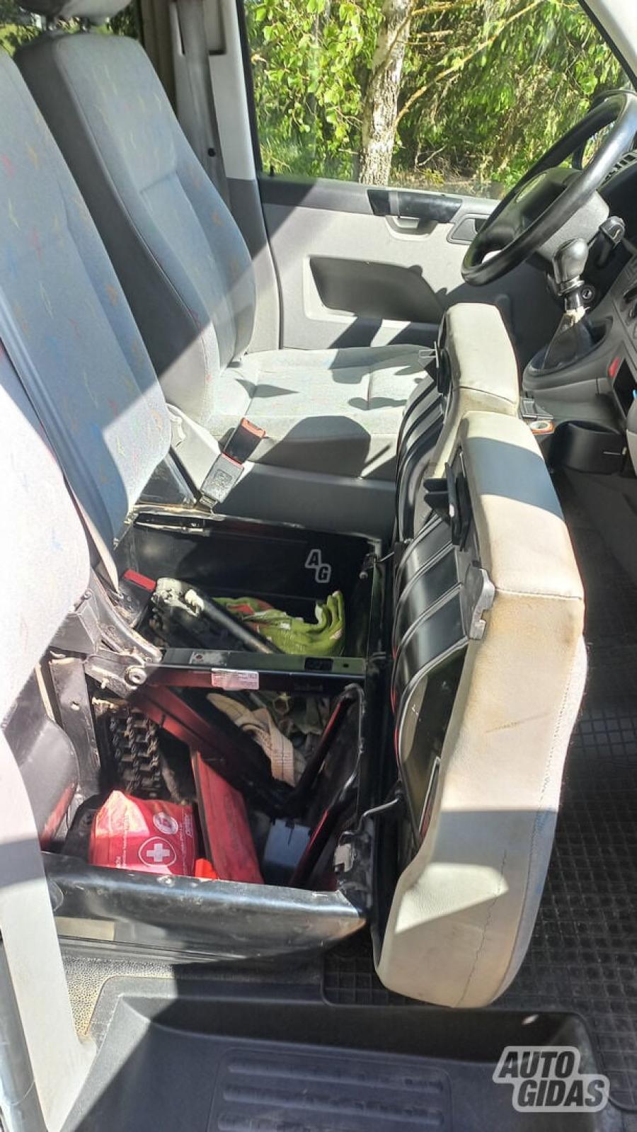 Volkswagen Transporter 2004 Utena, ar dzinēja tilpumu 1.90 L un nobraukumu 370 tūkst. km par 4500 €, foto 5 vietnē AUTOMOTO.COM.LV
