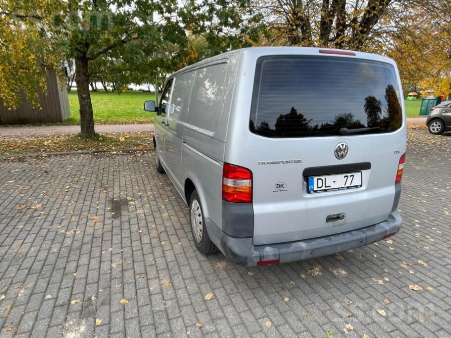 Volkswagen Transporter 2005 in Riga, with an engine capacity of 2.00 L and mileage of 205 thousand km for 5200 €, photo 5 on AUTOMOTO.COM.LV