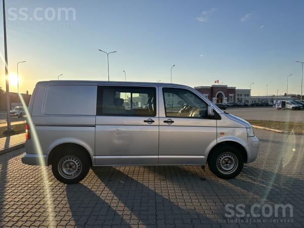Volkswagen Transporter 2005 in Riga, with an engine capacity of 2.50 L and mileage of 268 thousand km for 5200 €, photo 7 on AUTOMOTO.COM.LV