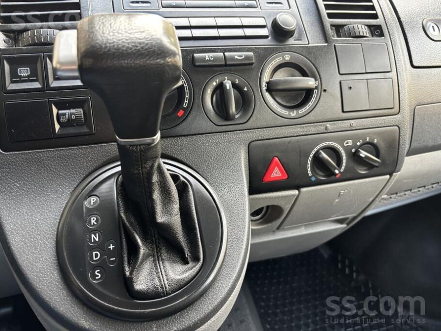 Volkswagen Transporter 2008 in Riga, with an engine capacity of 2.50 L and mileage of 256 thousand km for 4790 €, photo 12 on AUTOMOTO.COM.LV