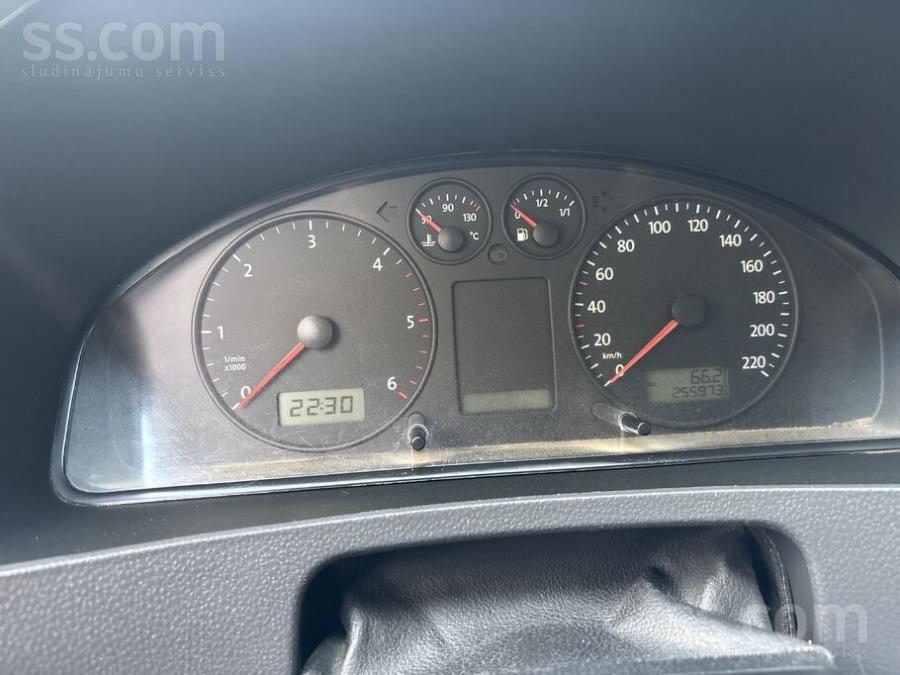 Volkswagen Transporter 2008 in Riga, with an engine capacity of 2.50 L and mileage of 256 thousand km for 4790 €, photo 14 on AUTOMOTO.COM.LV