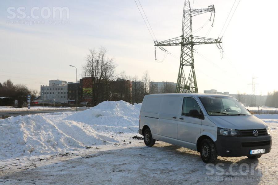 Volkswagen Transporter 2012 Rīga, ar dzinēja tilpumu 2.00 L un nobraukumu 305 tūkst. km par 7595 €, foto 3 vietnē AUTOMOTO.COM.LV