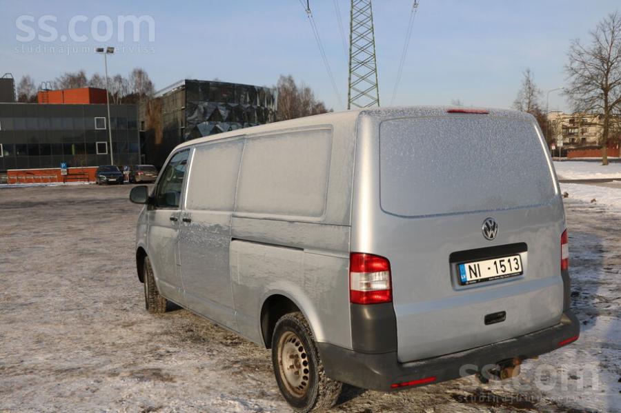 Volkswagen Transporter 2012 Rīga, ar dzinēja tilpumu 2.00 L un nobraukumu 305 tūkst. km par 7595 €, foto 4 vietnē AUTOMOTO.COM.LV