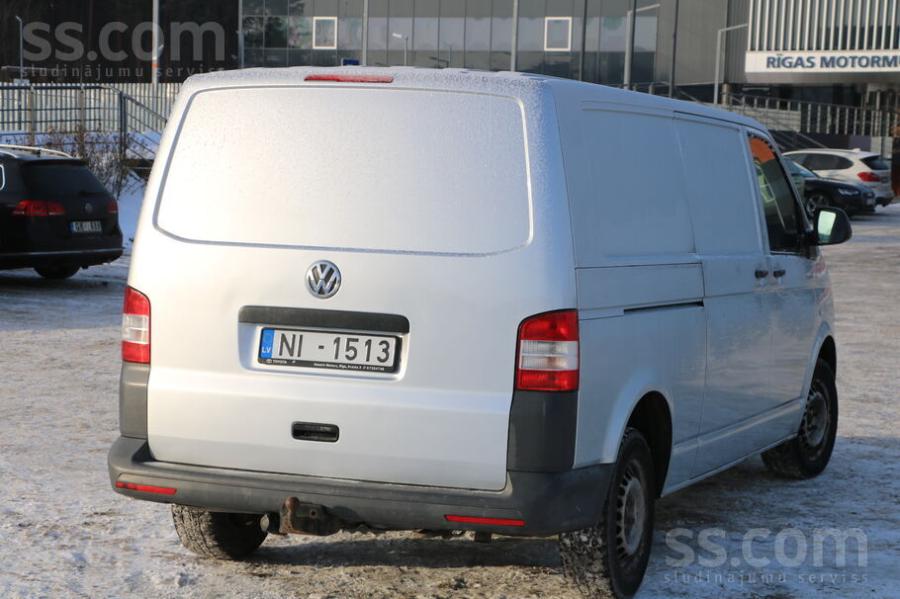 Volkswagen Transporter 2012 Rīga, ar dzinēja tilpumu 2.00 L un nobraukumu 305 tūkst. km par 7595 €, foto 5 vietnē AUTOMOTO.COM.LV
