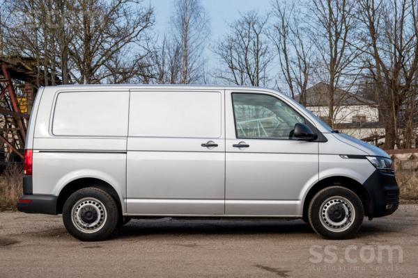 Volkswagen Transporter 2020 in Cesis, with an engine capacity of 2.00 L and mileage of 204 thousand km for 17900 €, photo 4 on AUTOMOTO.COM.LV
