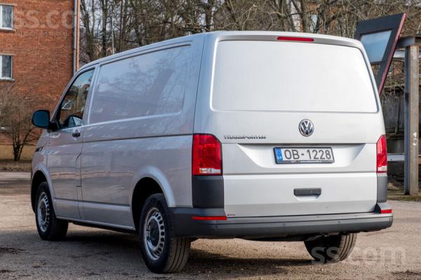 Volkswagen Transporter 2020 in Cesis, with an engine capacity of 2.00 L and mileage of 204 thousand km for 17900 €, photo 7 on AUTOMOTO.COM.LV