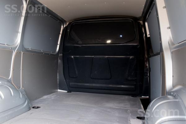 Volkswagen Transporter 2020 in Cesis, with an engine capacity of 2.00 L and mileage of 204 thousand km for 17900 €, photo 9 on AUTOMOTO.COM.LV
