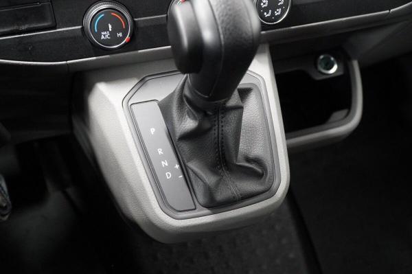 Volkswagen Transporter 2021 Tallina, ar dzinēja tilpumu 2.00 L un nobraukumu 44 tūkst. km par 25900 €, foto 11 vietnē AUTOMOTO.COM.LV