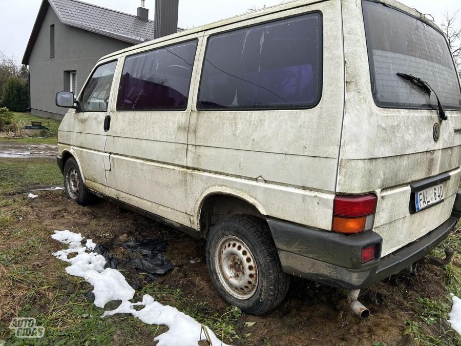 Volkswagen Transporter 1991 Varėna, ar dzinēja tilpumu 2.40 L un nobraukumu 400 tūkst. km par 500 €, foto 3 vietnē AUTOMOTO.COM.LV