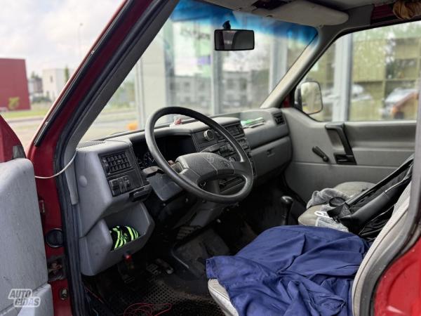 Volkswagen Transporter 1993 in Vilnius, with an engine capacity of 2.40 L and mileage of 320 thousand km for 1950 €, photo 6 on AUTOMOTO.COM.LV