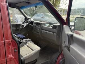 Volkswagen Transporter 1993 in Vilnius, with an engine capacity of 2.40 L and mileage of 320 thousand km for 1950 €, photo 9 on AUTOMOTO.COM.LV