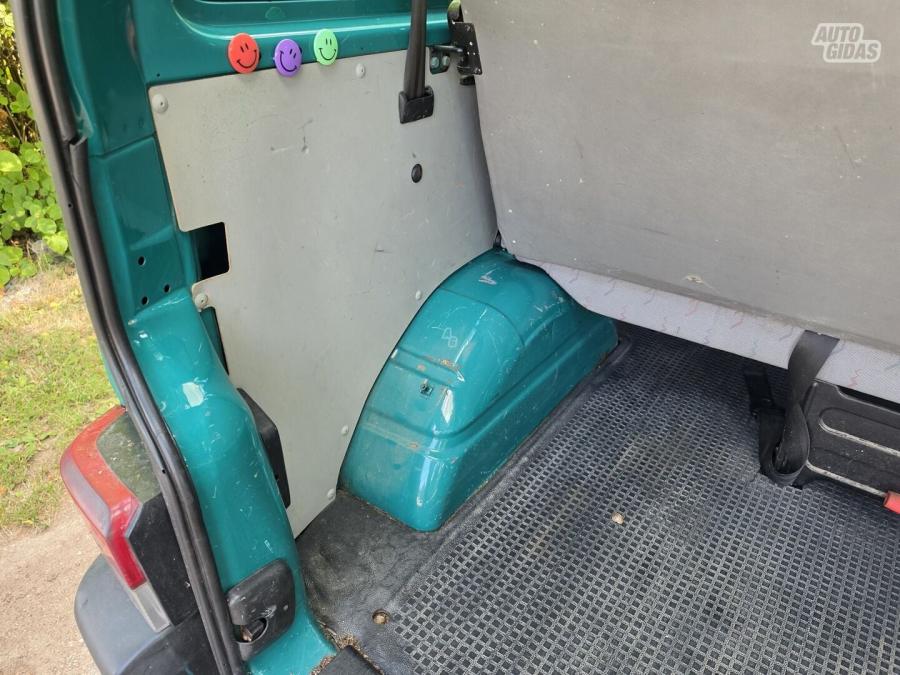 Volkswagen Transporter 2003 Viļņa, ar dzinēja tilpumu 2.50 L un nobraukumu 365 tūkst. km par 5250 €, foto 13 vietnē AUTOMOTO.COM.LV