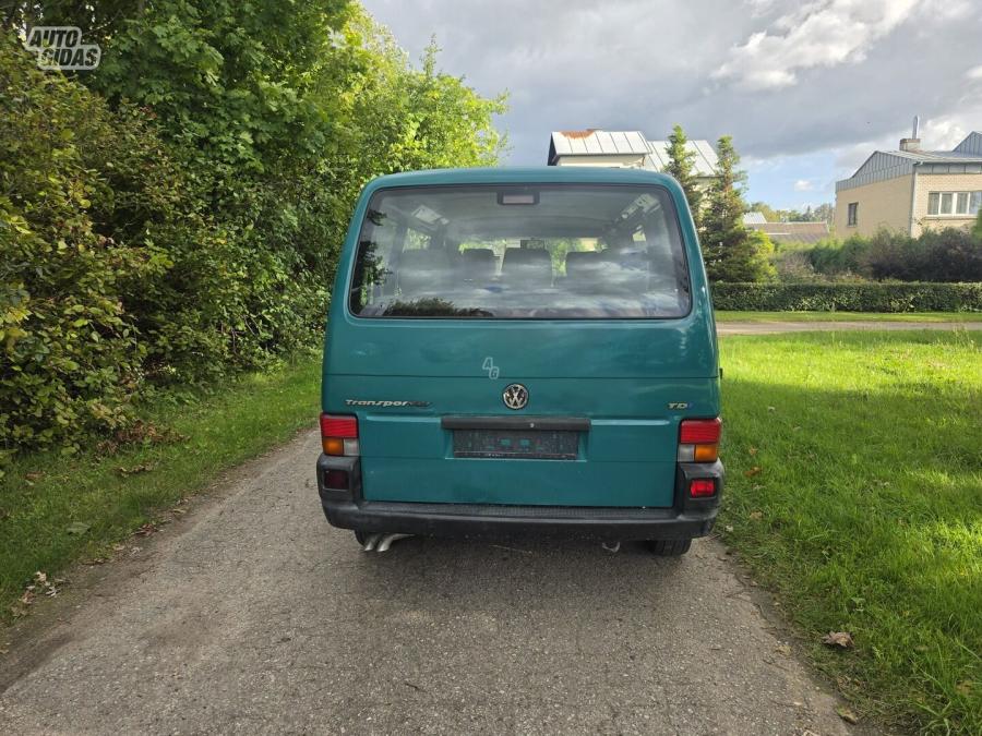 Volkswagen Transporter 2004 in Vilnius, with an engine capacity of 2.50 L and mileage of 363 thousand km for 4950 €, photo 4 on AUTOMOTO.COM.LV