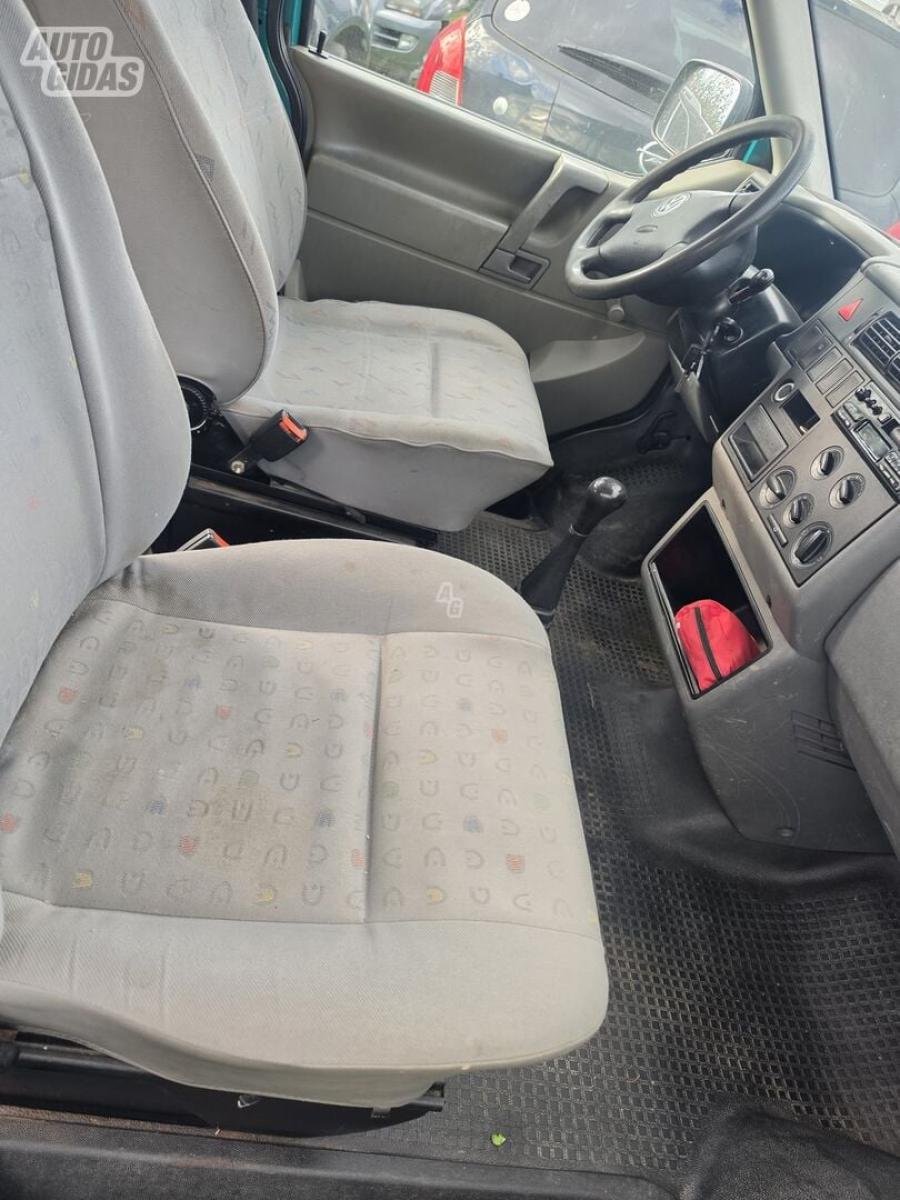 Volkswagen Transporter 2004 in Vilnius, with an engine capacity of 2.50 L and mileage of 363 thousand km for 4950 €, photo 22 on AUTOMOTO.COM.LV