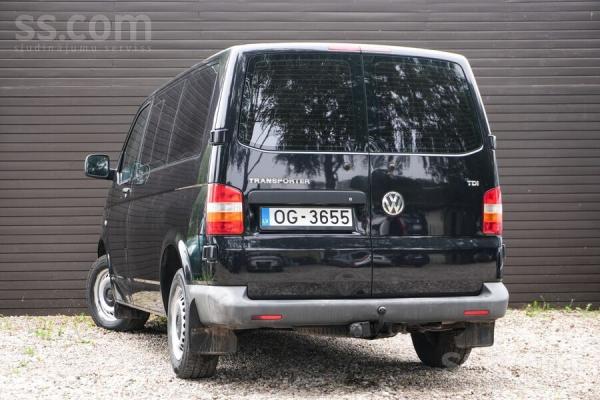 Volkswagen Transporter 2008 in Riga, with an engine capacity of 2.50 L and mileage of 300 thousand km for 8990 €, photo 4 on AUTOMOTO.COM.LV