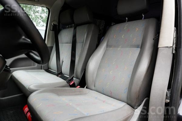 Volkswagen Transporter 2008 in Riga, with an engine capacity of 2.50 L and mileage of 300 thousand km for 8990 €, photo 8 on AUTOMOTO.COM.LV