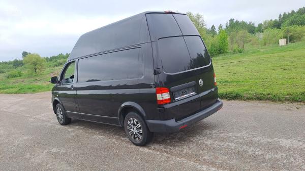 Volkswagen Transporter 2010 in Vilnius, with an engine capacity of 2.00 L and mileage of 367 thousand km for 8250 €, photo 4 on AUTOMOTO.COM.LV