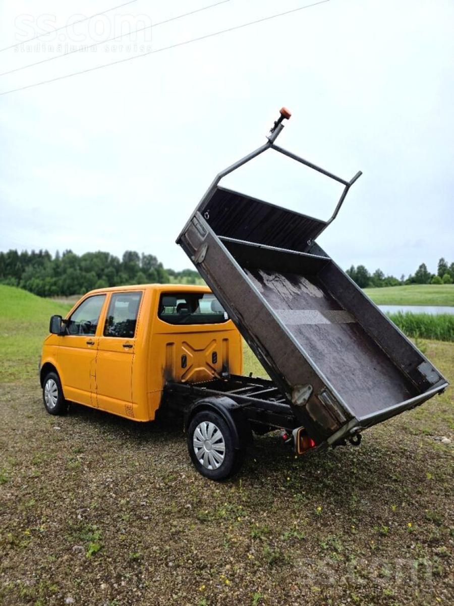 Orange Volkswagen Transporter 2007 in Cesis, with an engine capacity of 2.50 L and mileage of 243 thousand km for 8954 €, photo 4 on AUTOMOTO.COM.LV