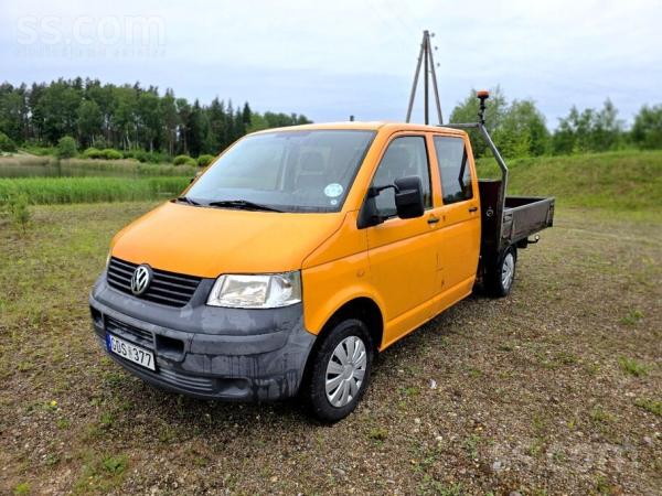 Orange Volkswagen Transporter 2007 in Cesis, with an engine capacity of 2.50 L and mileage of 243 thousand km for 8954 €, photo 7 on AUTOMOTO.COM.LV