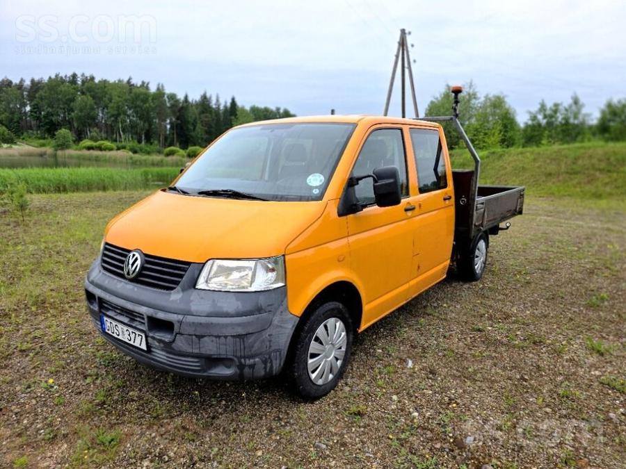 Orange Volkswagen Transporter 2007 in Cesis, with an engine capacity of 2.50 L and mileage of 243 thousand km for 8954 €, photo 8 on AUTOMOTO.COM.LV