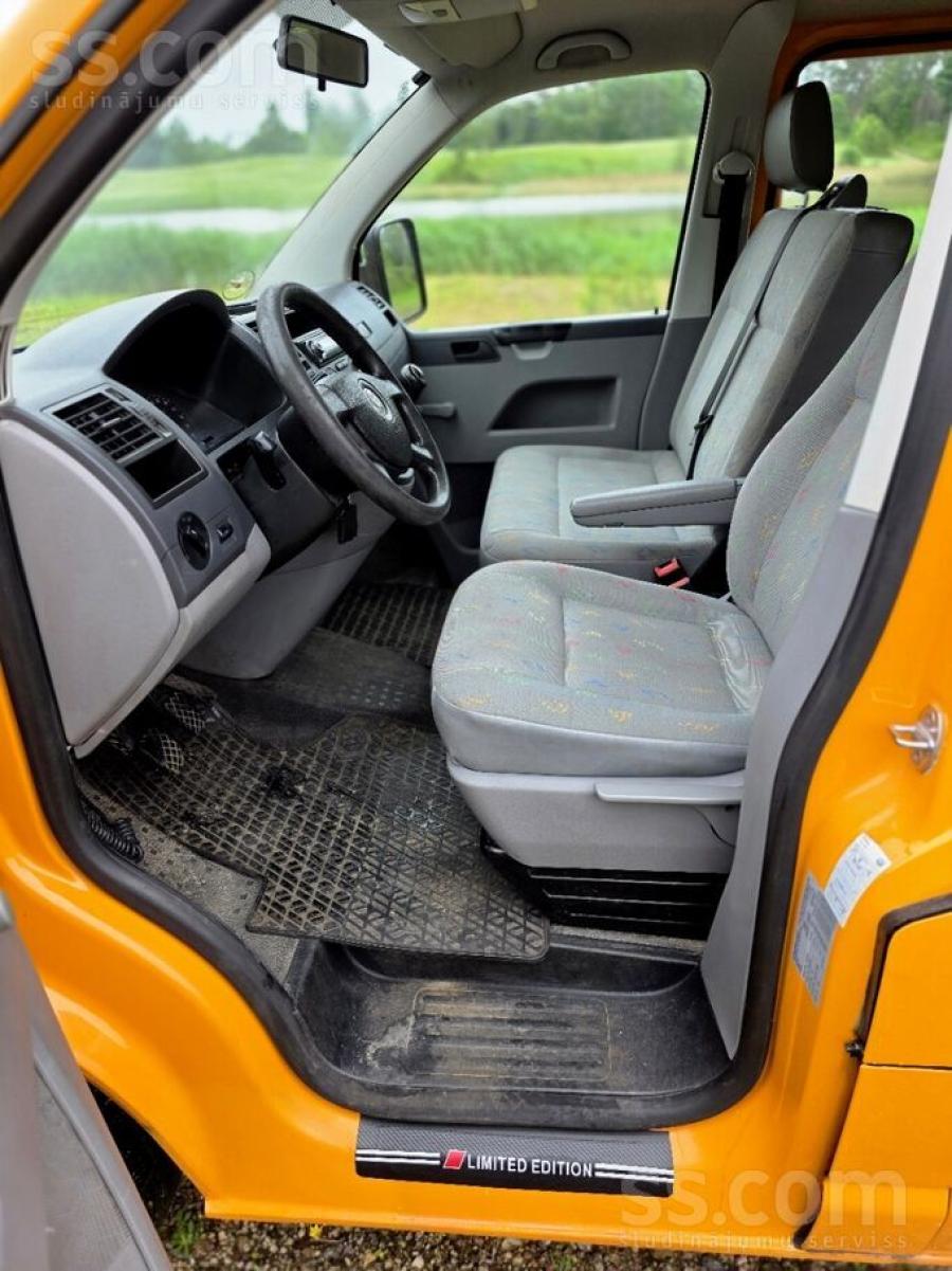 Orange Volkswagen Transporter 2007 in Cesis, with an engine capacity of 2.50 L and mileage of 243 thousand km for 8954 €, photo 13 on AUTOMOTO.COM.LV