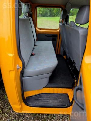 Orange Volkswagen Transporter 2007 in Cesis, with an engine capacity of 2.50 L and mileage of 243 thousand km for 8954 €, photo 15 on AUTOMOTO.COM.LV