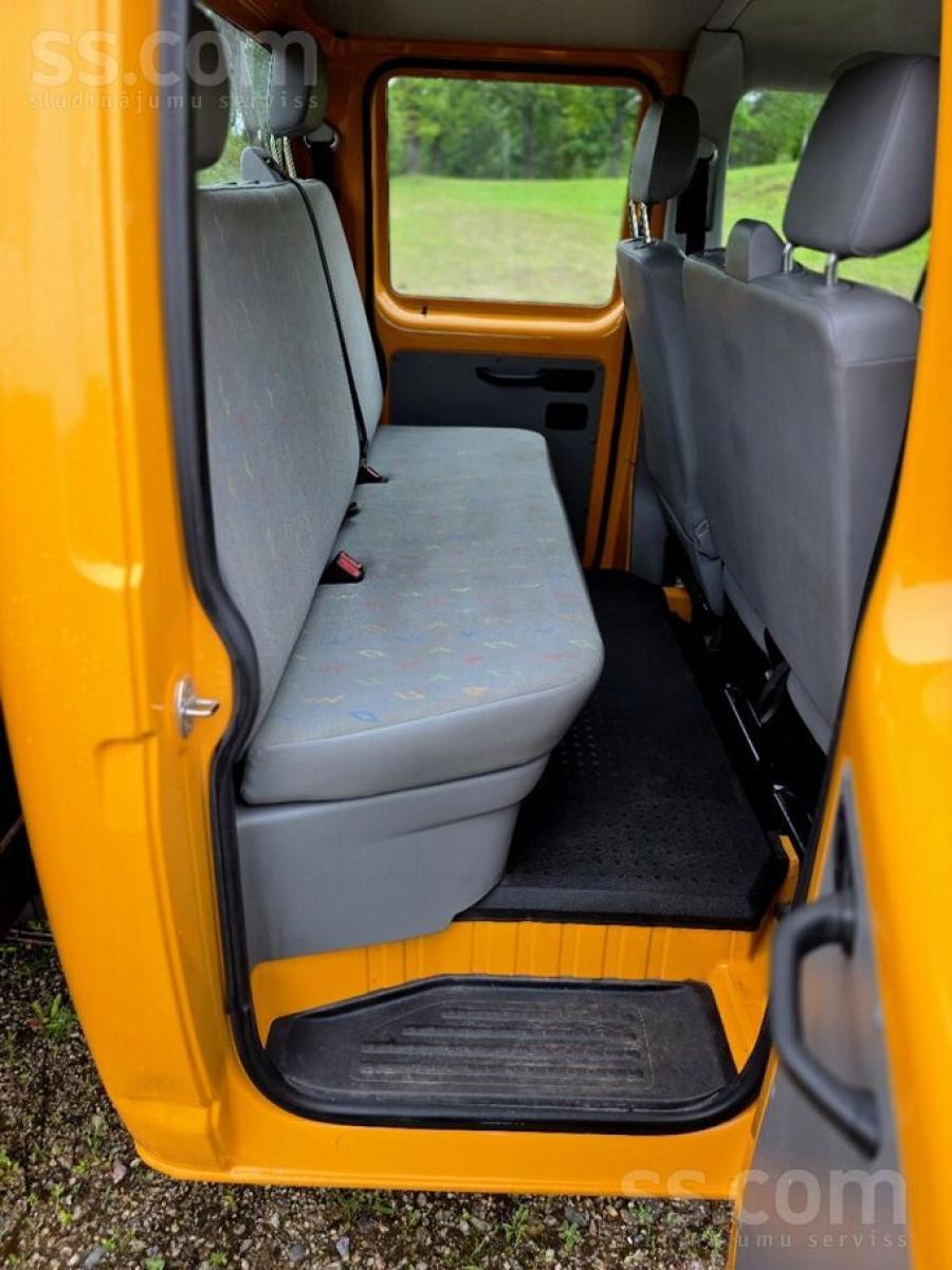 Orange Volkswagen Transporter 2007 in Cesis, with an engine capacity of 2.50 L and mileage of 243 thousand km for 8954 €, photo 15 on AUTOMOTO.COM.LV