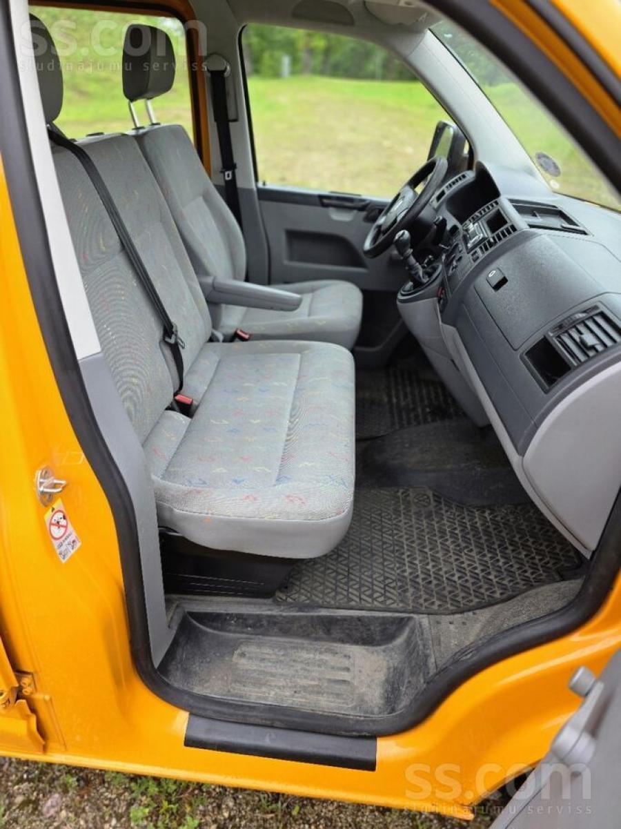 Orange Volkswagen Transporter 2007 in Cesis, with an engine capacity of 2.50 L and mileage of 243 thousand km for 8954 €, photo 16 on AUTOMOTO.COM.LV