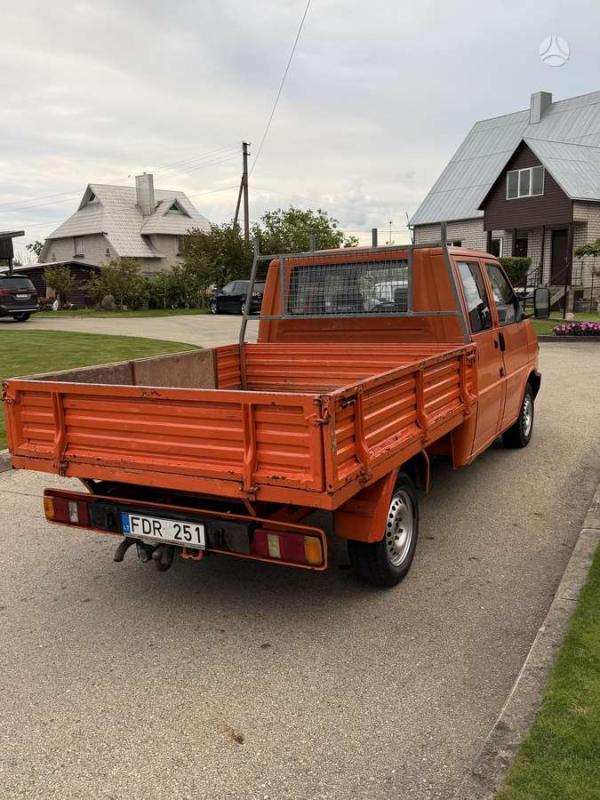 Oranžs Volkswagen Transporter 1992 Šauļi, ar dzinēja tilpumu 2.37 L un nobraukumu 250 tūkst. km par 1700 €, foto 4 vietnē AUTOMOTO.COM.LV