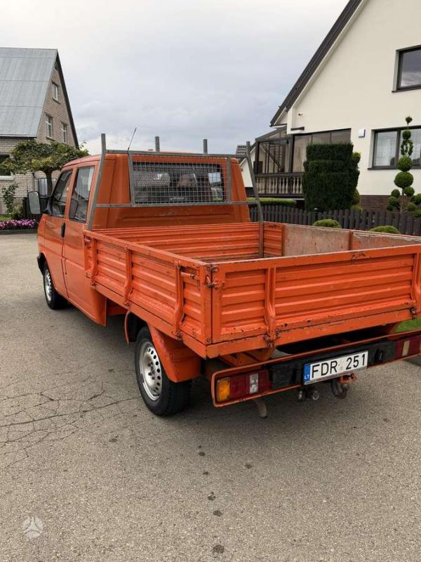 Oranžs Volkswagen Transporter 1992 Šauļi, ar dzinēja tilpumu 2.37 L un nobraukumu 250 tūkst. km par 1700 €, foto 5 vietnē AUTOMOTO.COM.LV