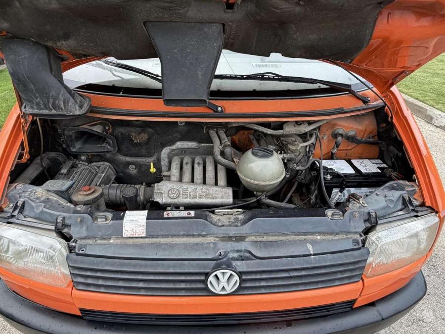 Oranžs Volkswagen Transporter 1992 Šauļi, ar dzinēja tilpumu 2.37 L un nobraukumu 250 tūkst. km par 1700 €, foto 10 vietnē AUTOMOTO.COM.LV